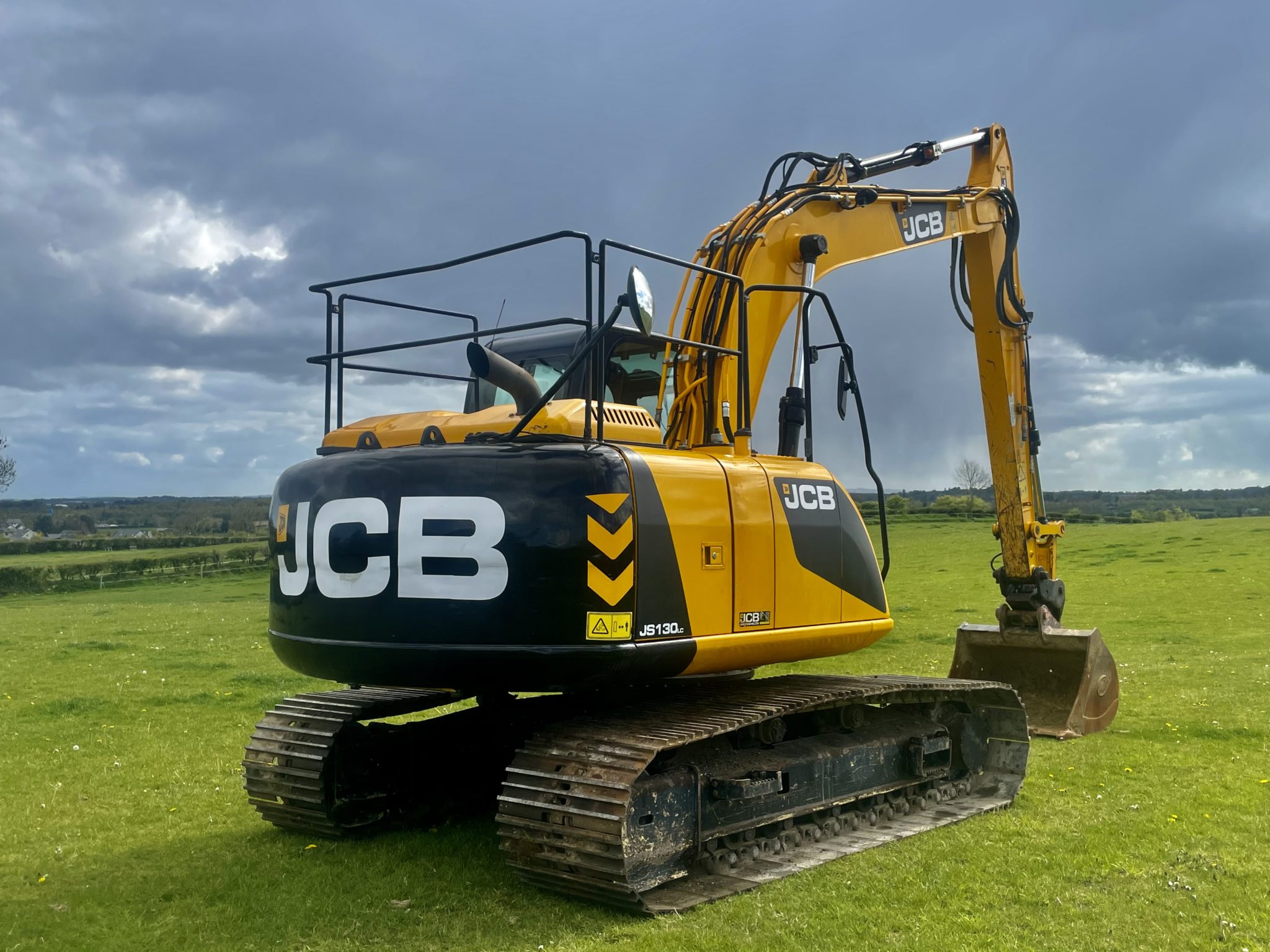 JCB JS130 LC | Lucky Day Competitions